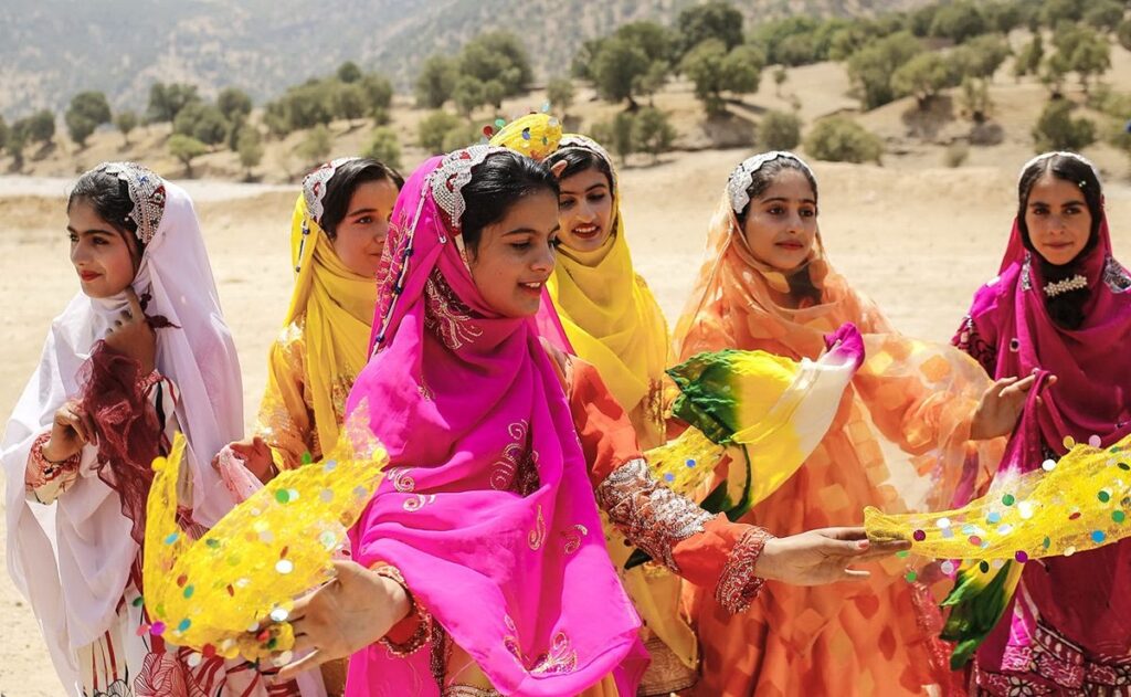 Iranian Tribal Jewelry: A Look at the Unique Styles of Nomadic Tribes ...